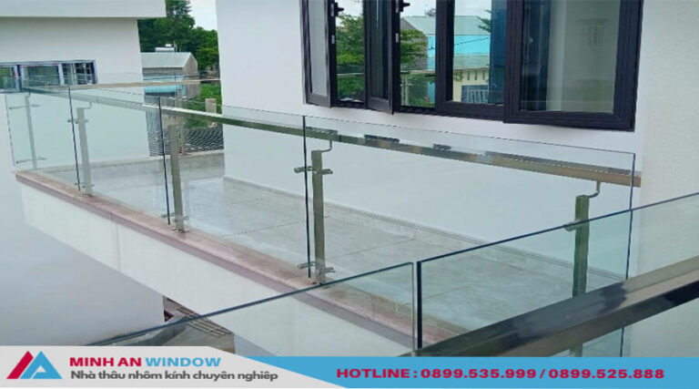 Lan can kính inox 304 mẫu đẹp, giá rẻ, chất lượng phổ biến hiện nay